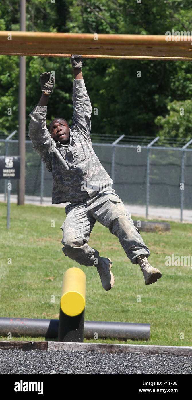 Spc. Tyrell Creese, from Army Human Resources Command, finishes the ...