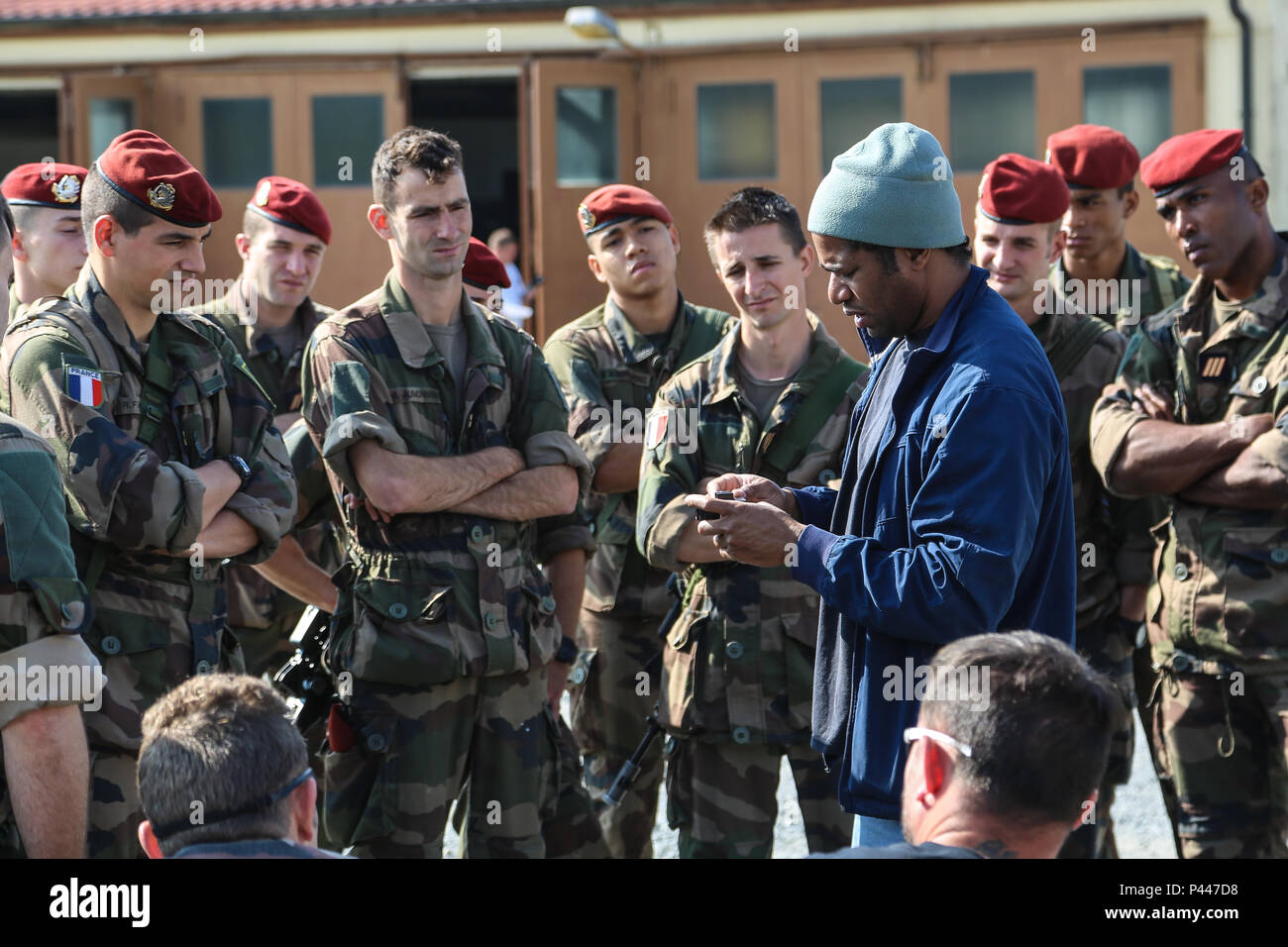 French soldiers 17th parachute engineer hi-res stock photography and ...