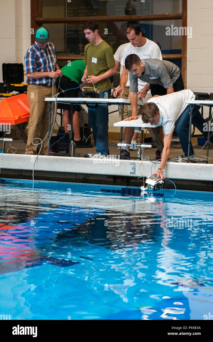 Buoyancy test hi-res stock photography and images - Alamy