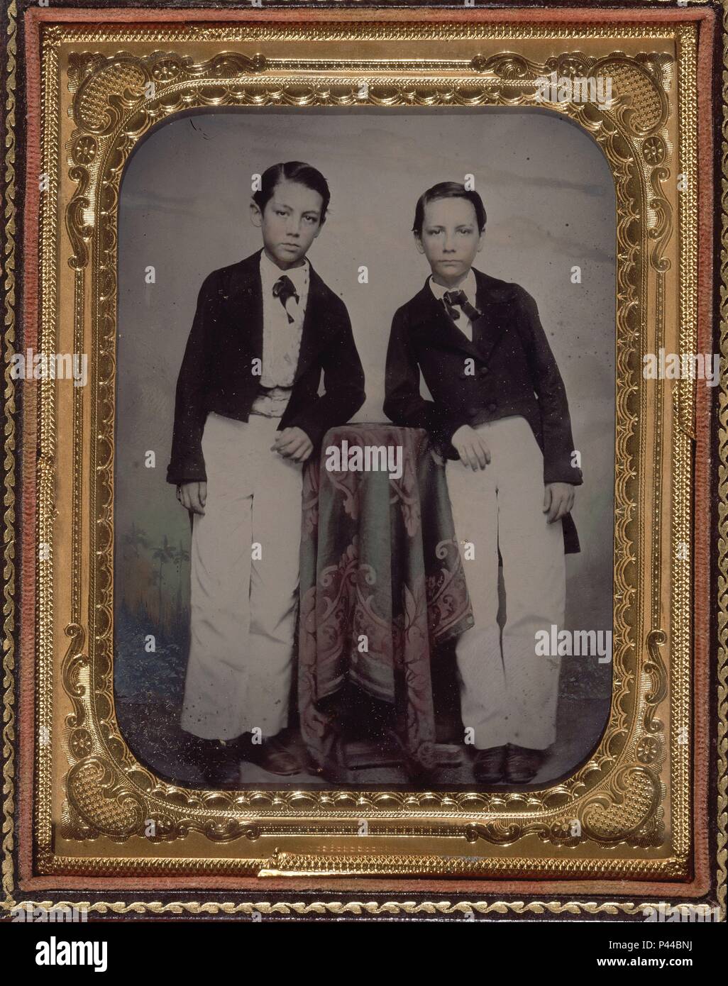 AMBROTIPO - RETRATO DE DOS HERMANOS. Location: MUSEO ROMANTICO ...