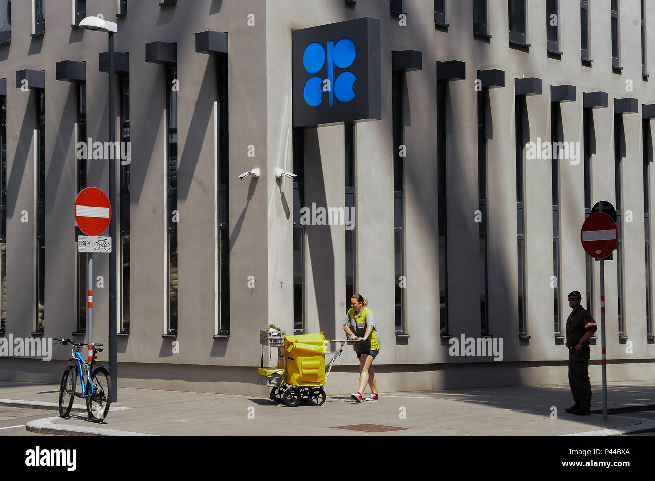 Opec logo hi-res stock photography and images - Alamy
