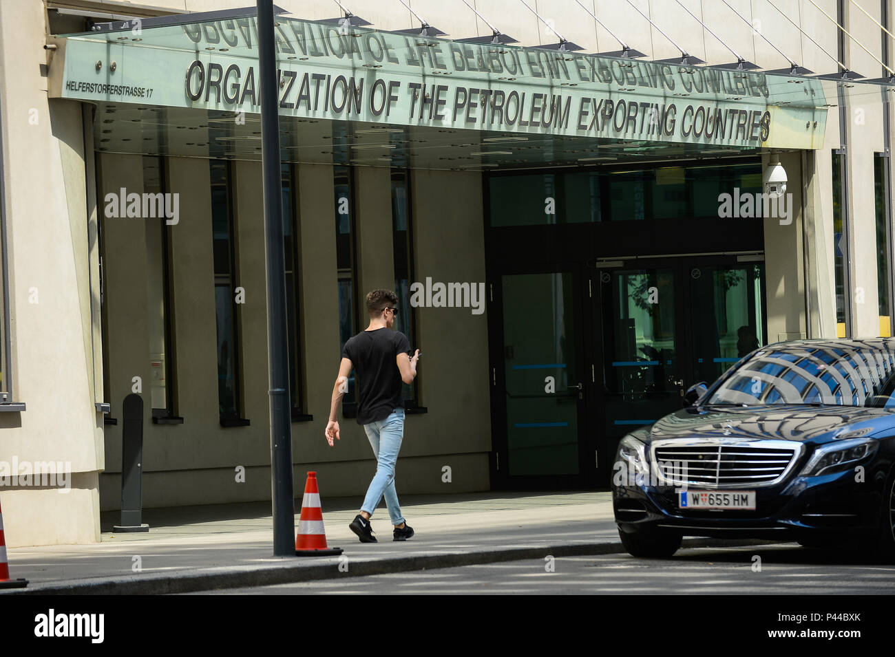 Petroleum exporting countries hi-res stock photography and images - Alamy