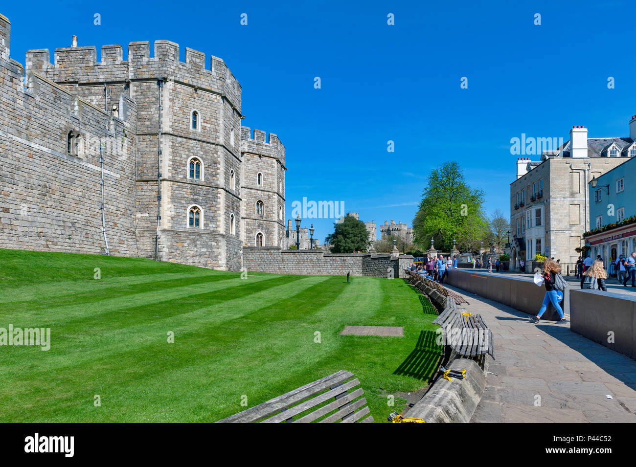 Windsor, UK - April 2018: King Henry VIII Gate of Windsor Castle, royal ...