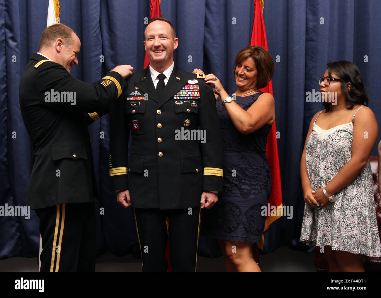 Lt. Gen. Stephen Lyons (left), deputy, U.S. Transportation Command, Jennifer (second from right ...