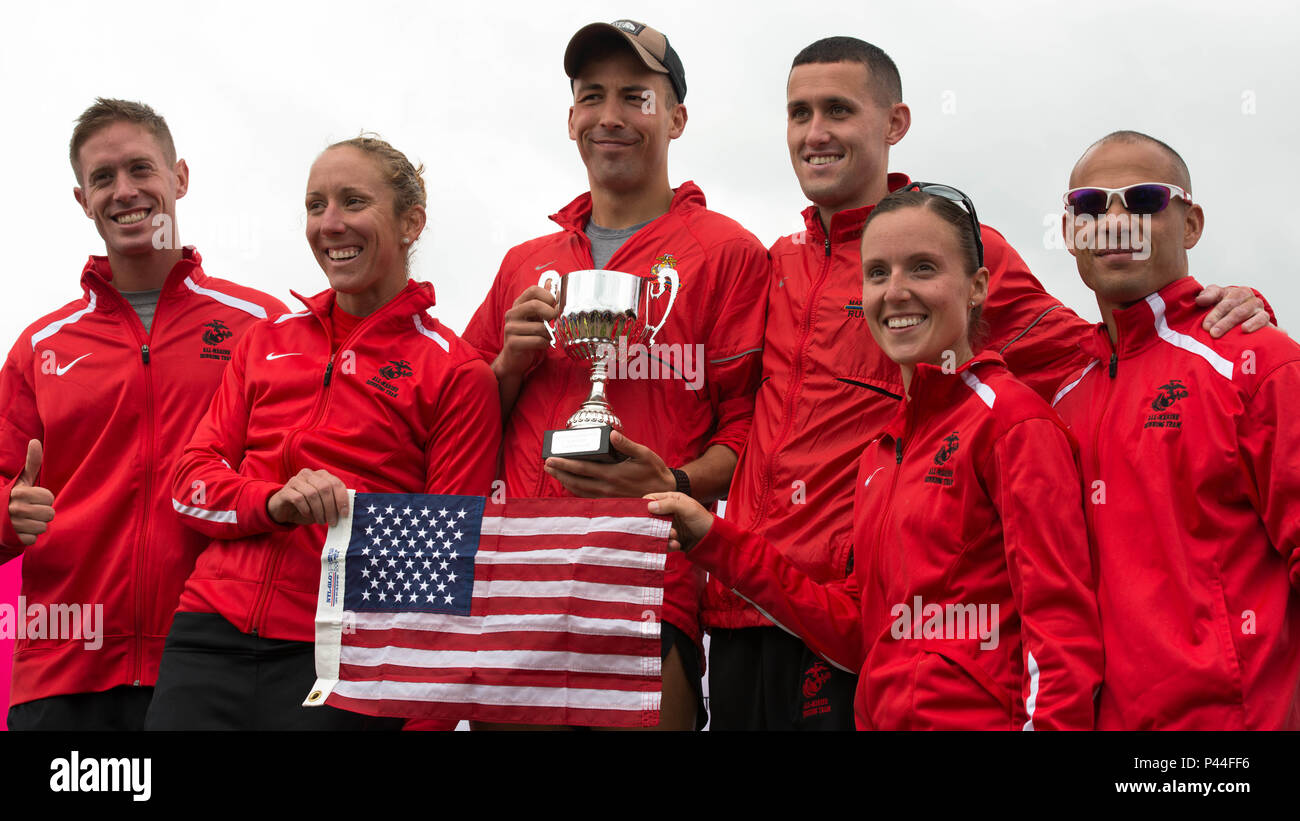 TORBAY, England – Members of the All-Marine running team pose for a ...