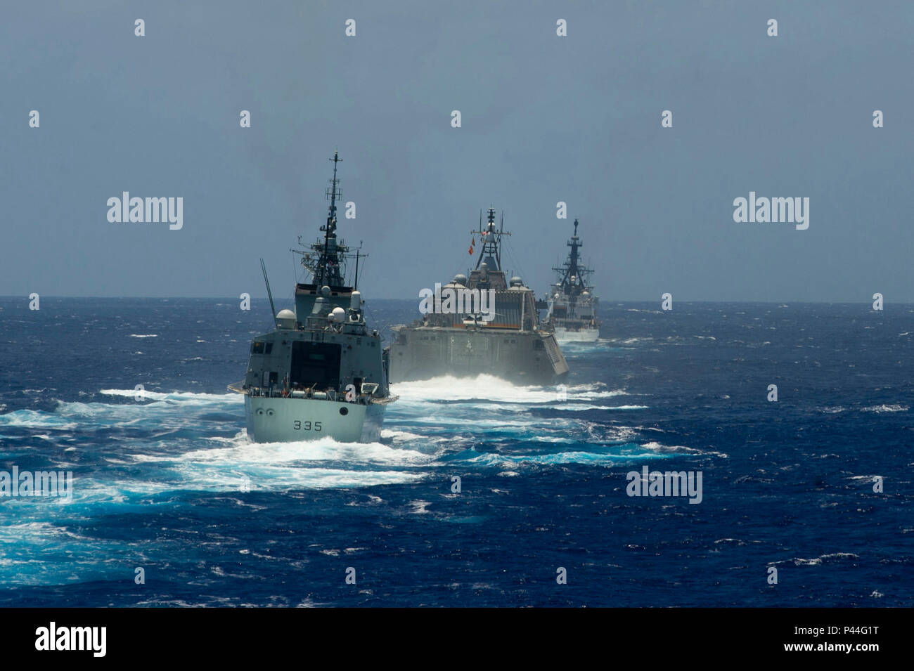 160624-N-MZ309-108 PACIFIC OCEAN (June 24, 2016) Royal Canadian Navy ...