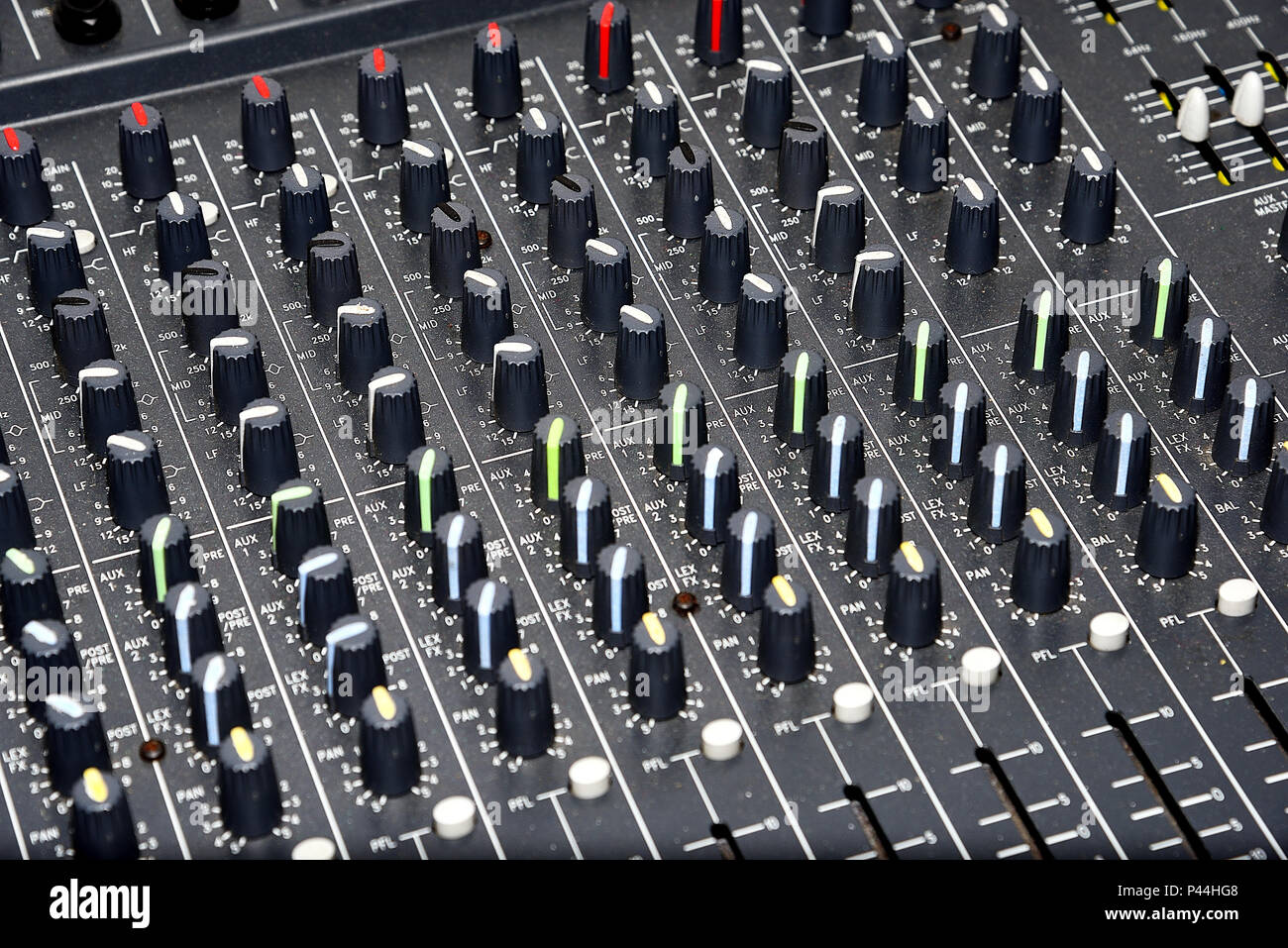 Audio edit hi-res stock photography and images - Alamy