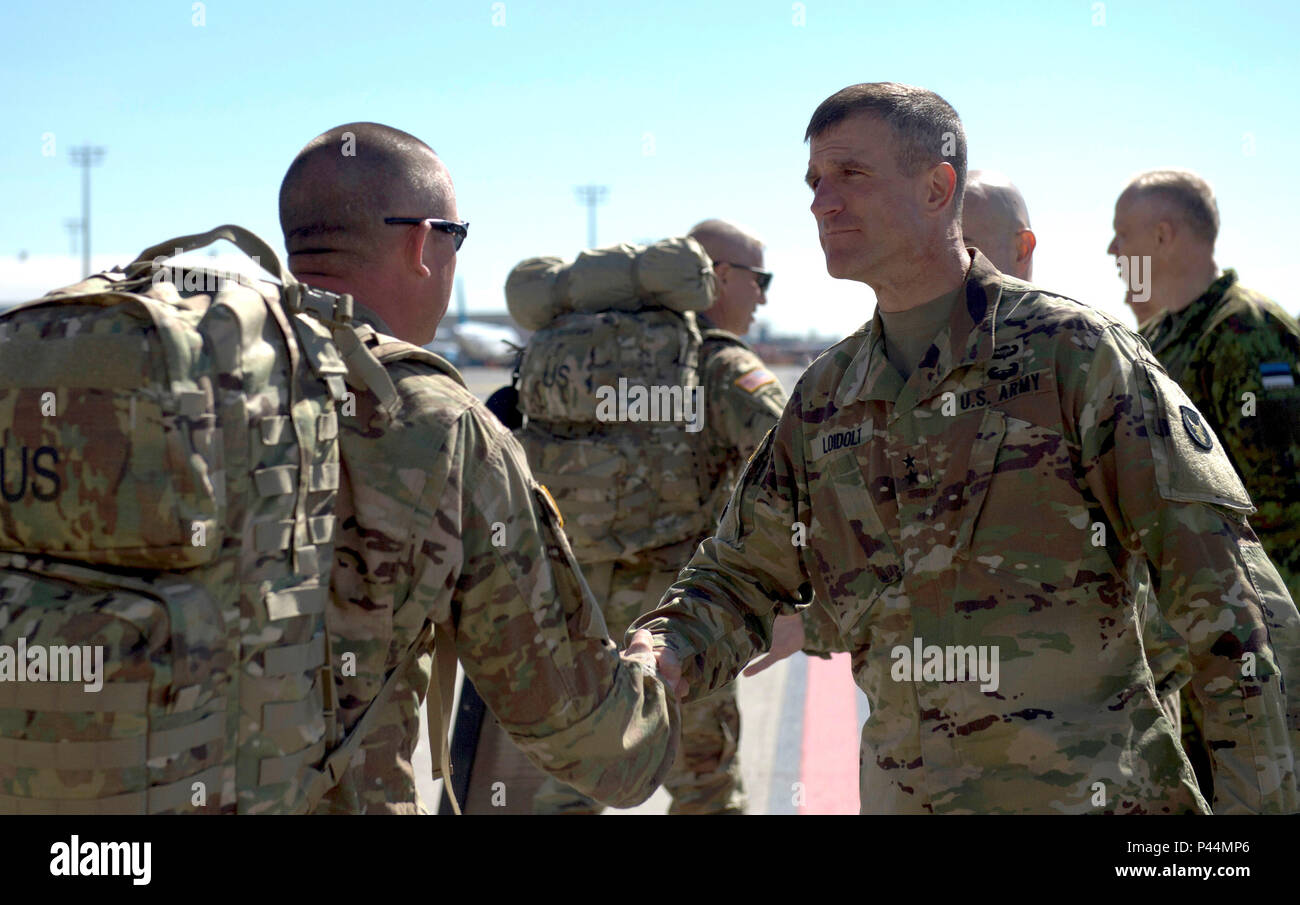 U.S. Army Maj. Gen. Neal Loidolt, commanding general of the 34th Red ...