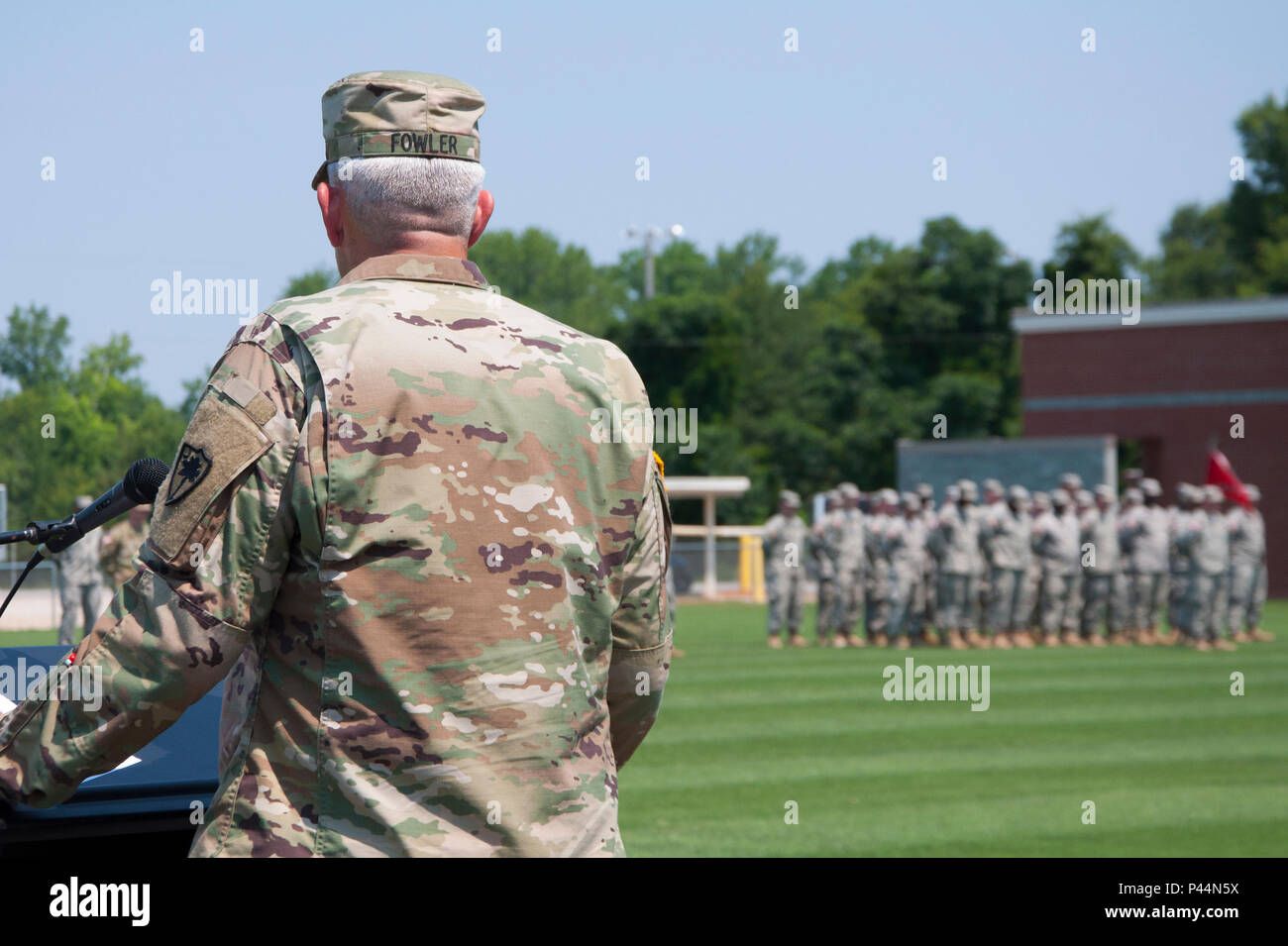 U.S. Army Lt. Col. James Fowler, outgoing commander of the S.C. Army ...