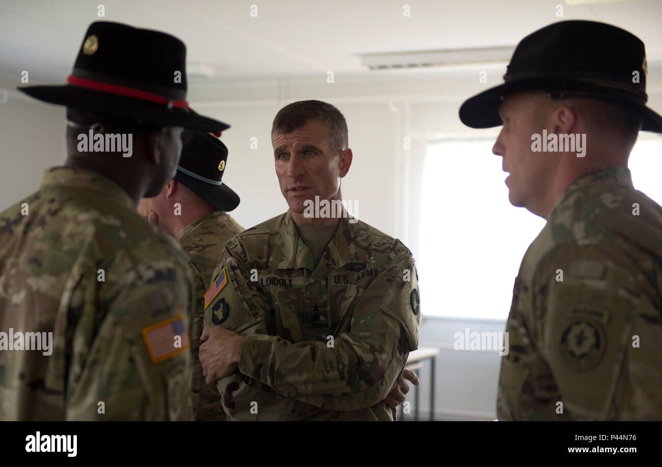 U.S. Army Maj. Gen. Neal Loidolt, commanding general of the 34th Red ...