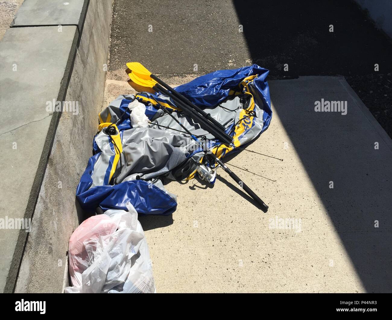 Stranded raft hi-res stock photography and images - Alamy