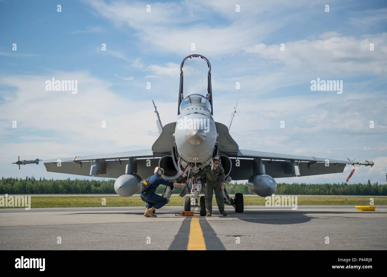 U.S. Marine Corps maintenance technicians from Marine Fighter Attack ...