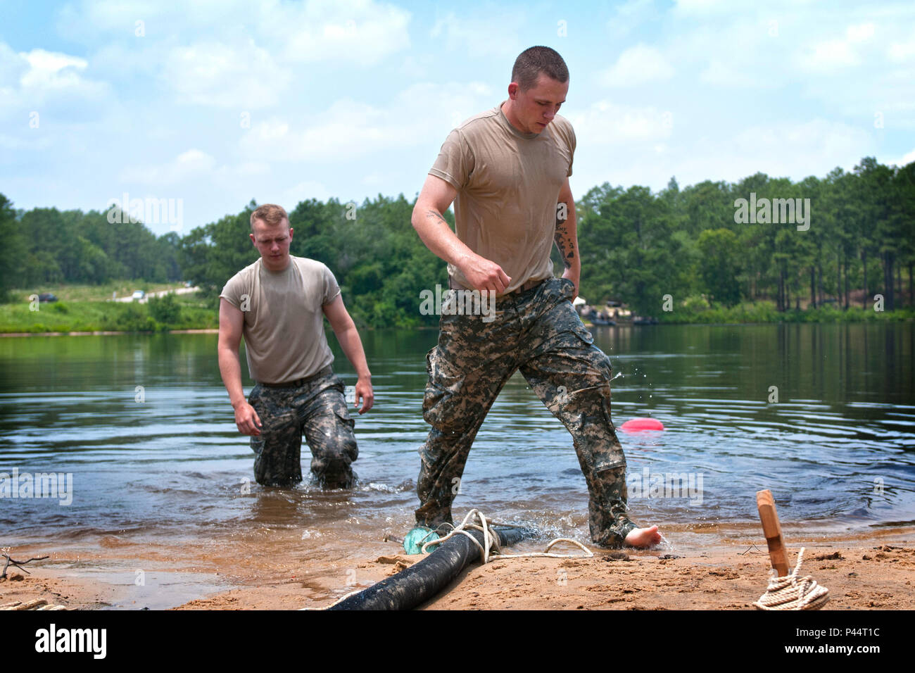 Tactical water purification system twps hi-res stock photography and ...