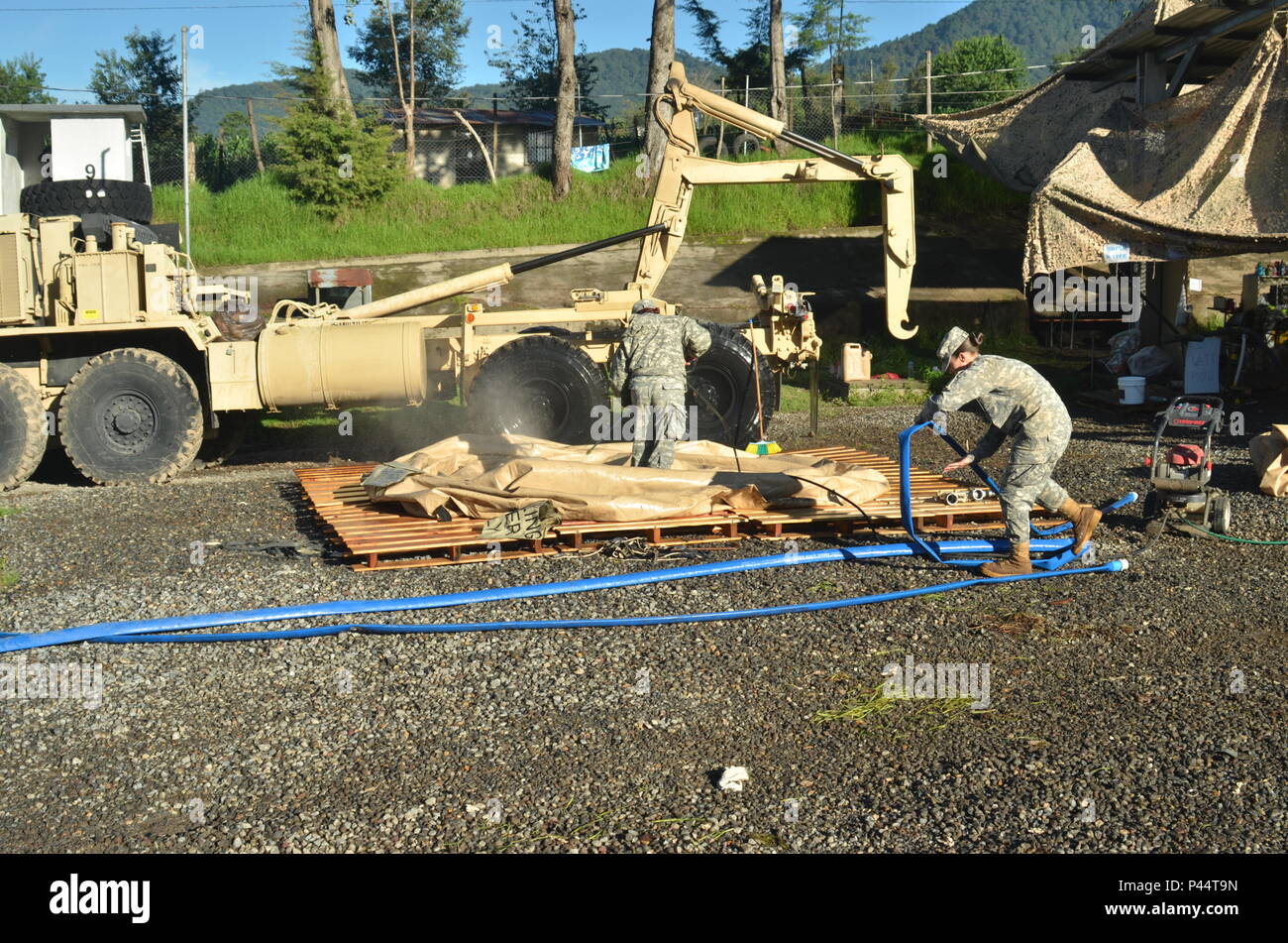 Tactical water purification system twps hi-res stock photography and ...