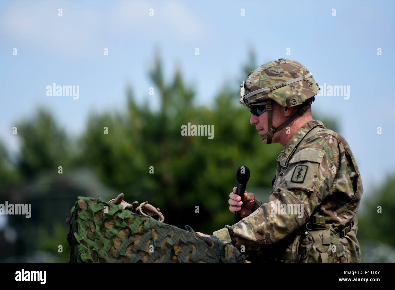 421st Medical Battalion (Multifuntional) conducts a Relinquishment of ...