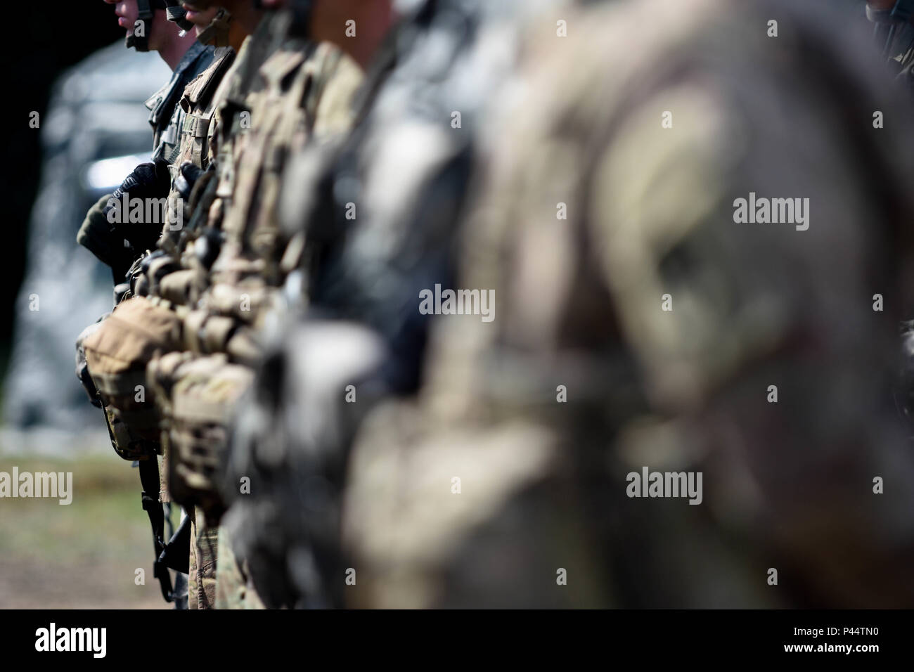 Combat operational stress control hi-res stock photography and images ...