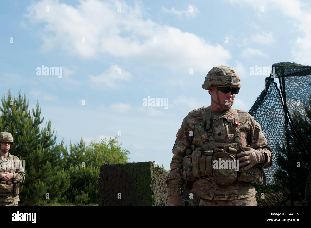 Col. William Stubbs, 30th Medical Brigade Commander, recognizes Ltc ...