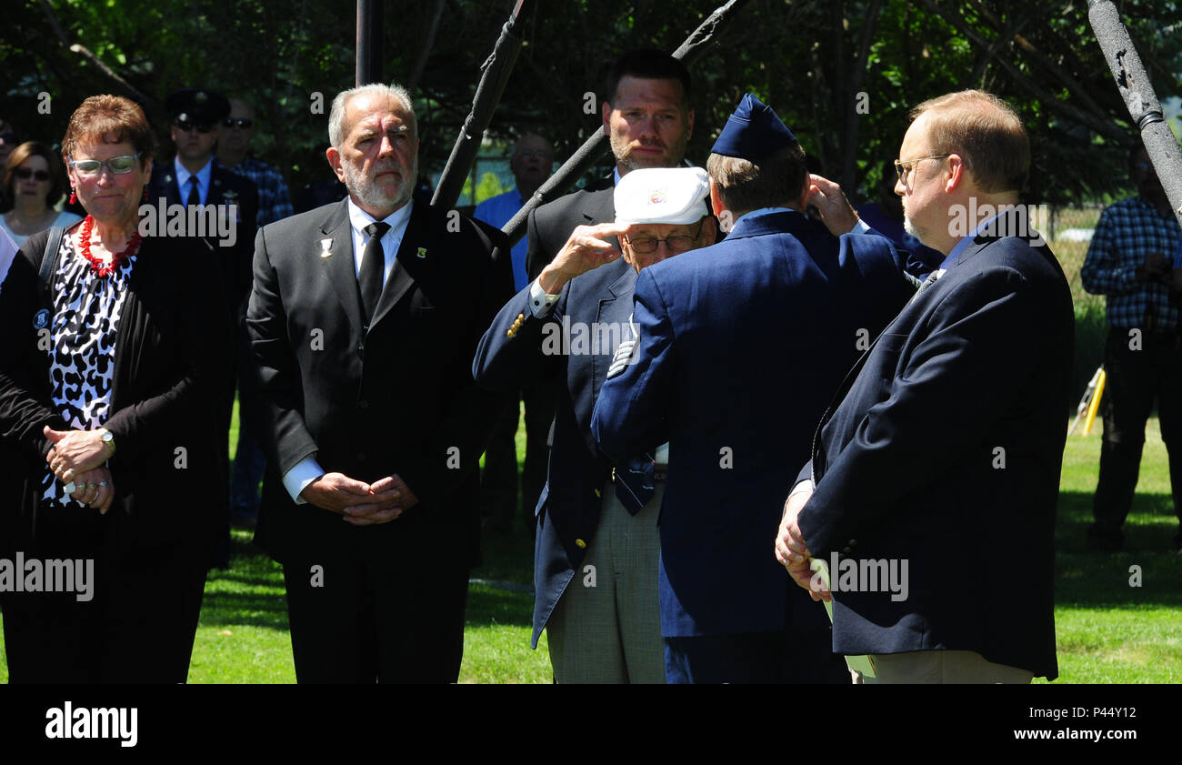 Retired Lt. Col. Richard Cole, the last surviving Doolittle Raider ...