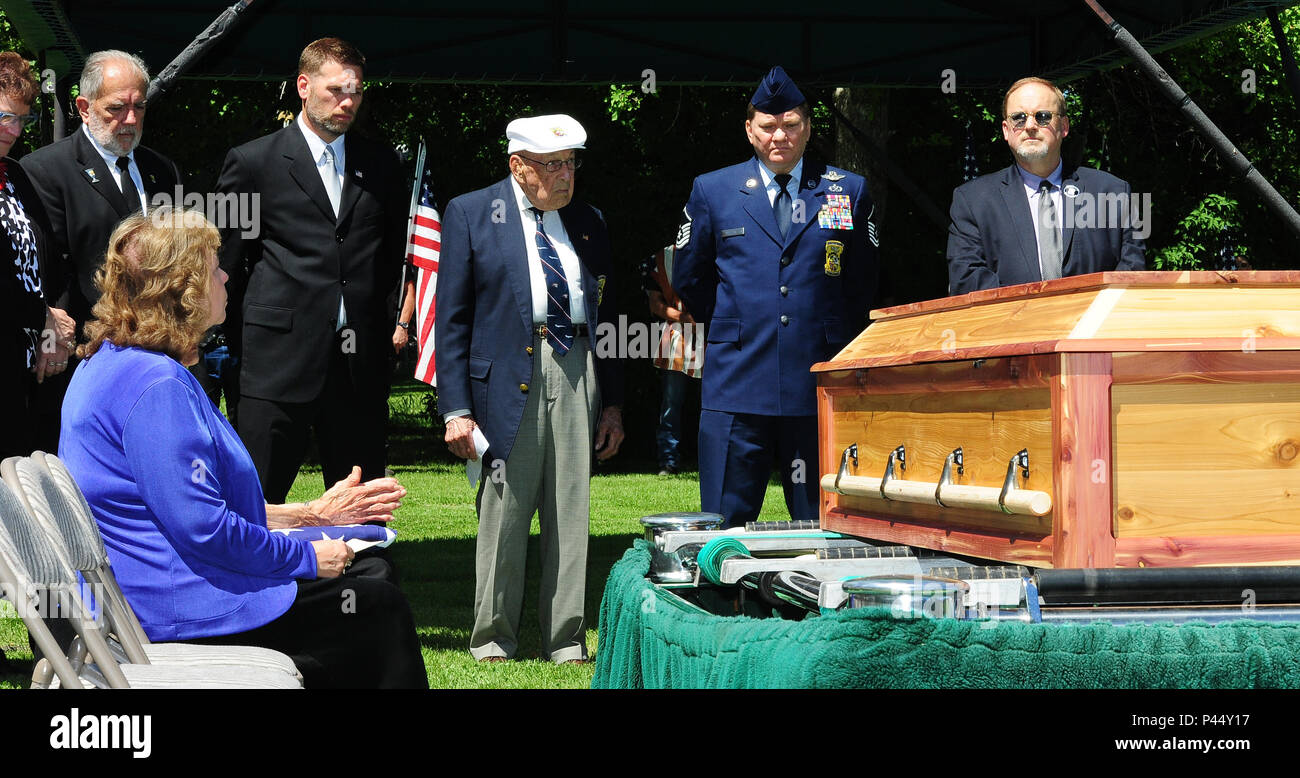 Retired Lt. Col. Richard Cole, the last surviving Doolittle Raider ...