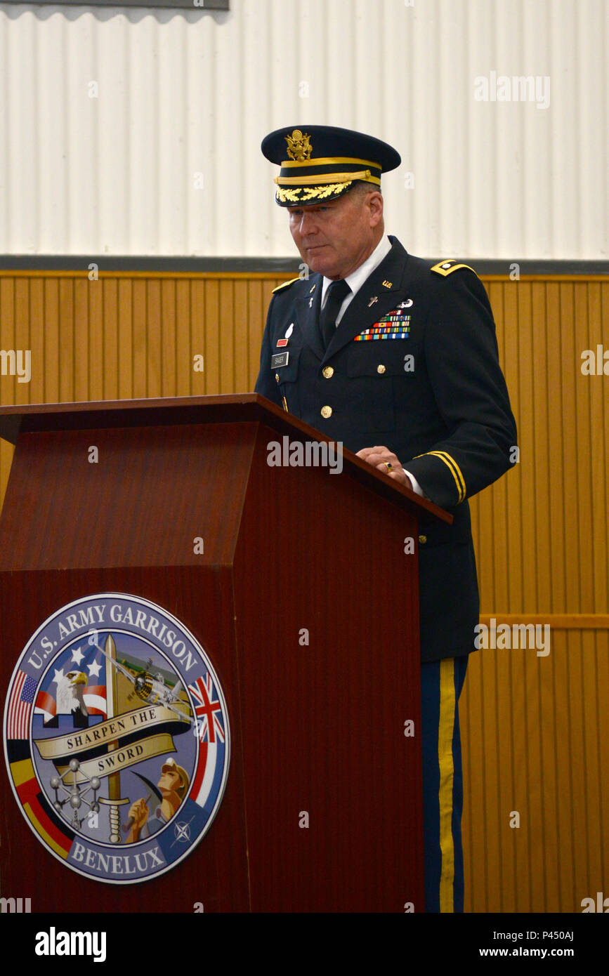 At a retirement ceremony held in Building 30 Auditorium, Caserne ...