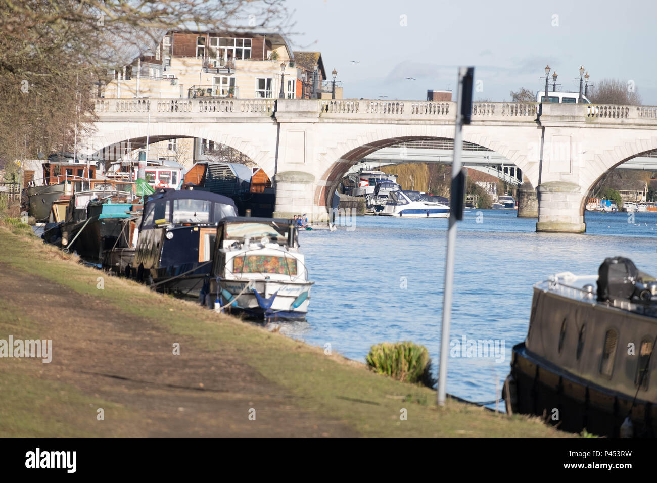 thames river tow path Stock Photo - Alamy