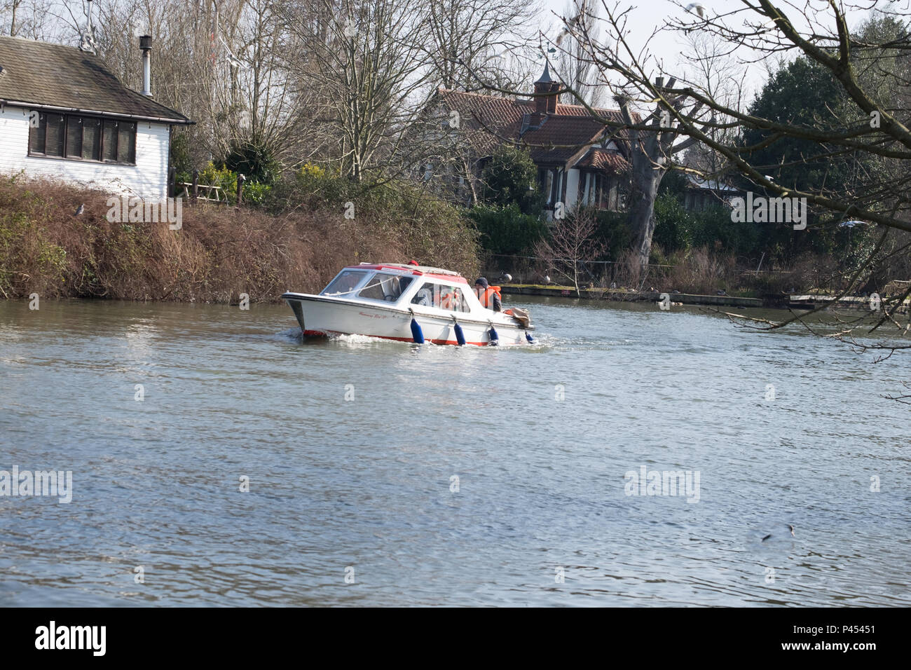 thames ditton river front river thames Stock Photo - Alamy