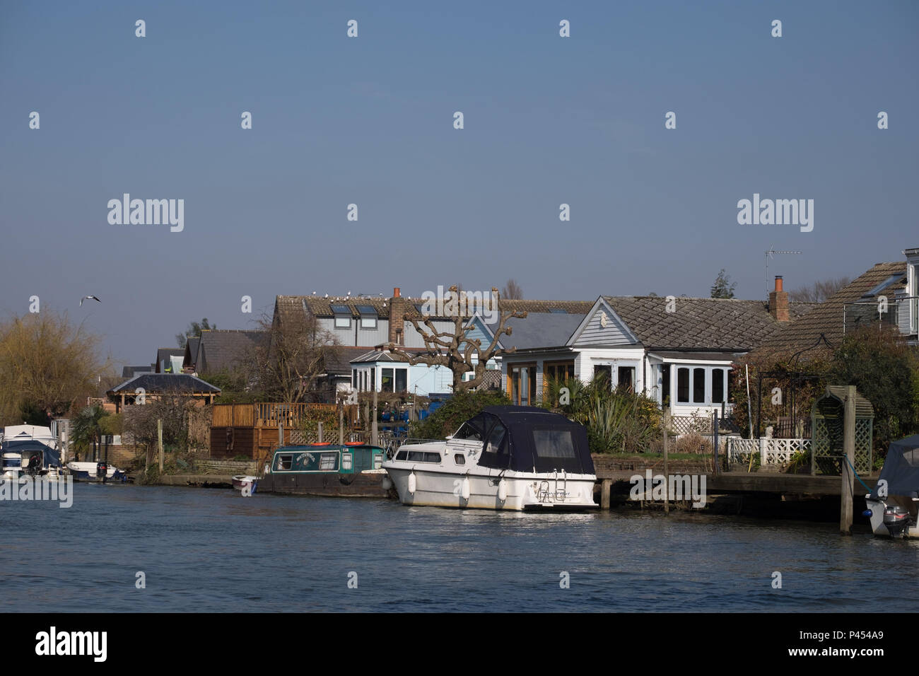 thames ditton river front river thames Stock Photo - Alamy