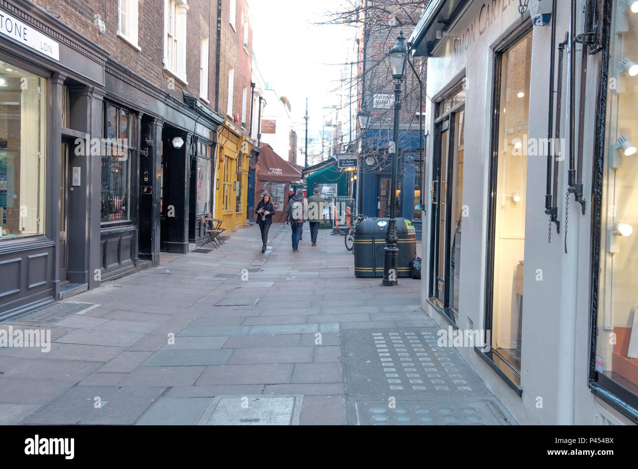 Mayfair alley hi-res stock photography and images - Alamy