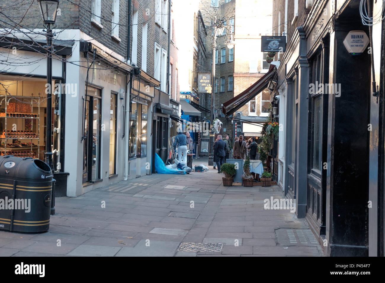 Mayfair alley hi-res stock photography and images - Alamy