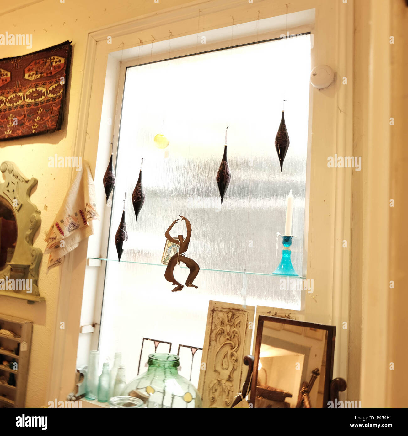 Flea dart hi-res stock photography and images - Alamy