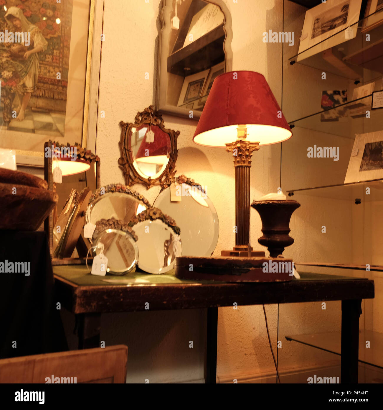 antique and junk shop Stock Photo - Alamy