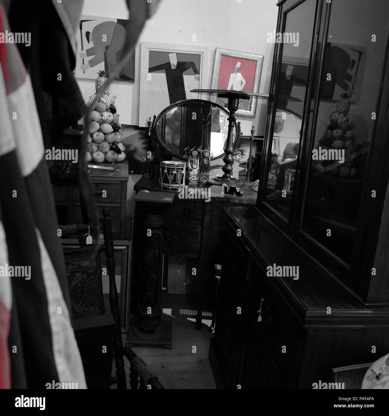 antique and junk shop Stock Photo - Alamy