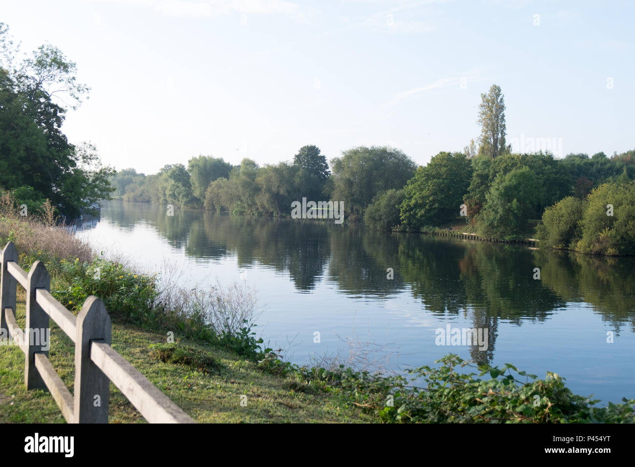 thames river tow path Stock Photo - Alamy