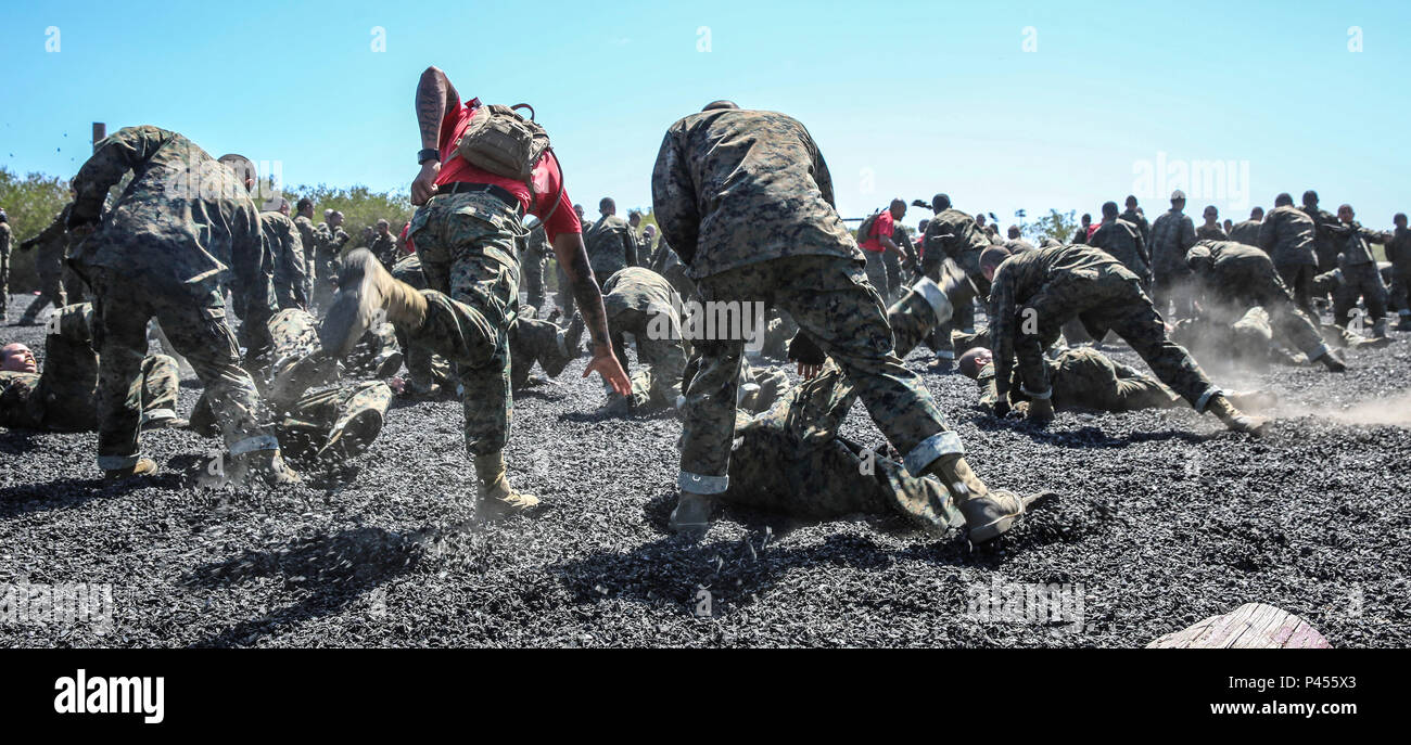 Takedown techniques hi-res stock photography and images - Alamy