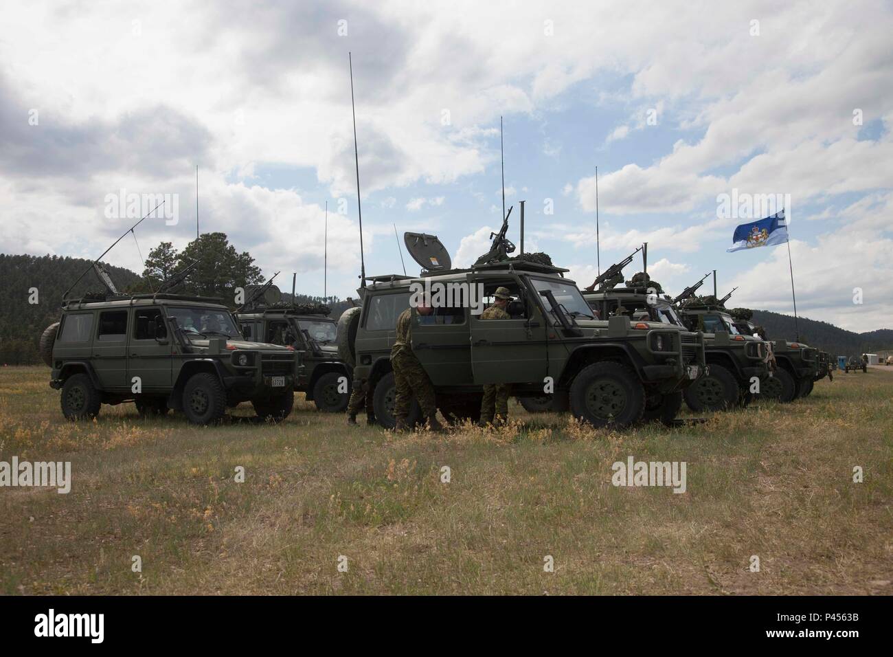 Canadian Soldiers with the King’s Own Calgary Regiment, Canadian Army ...