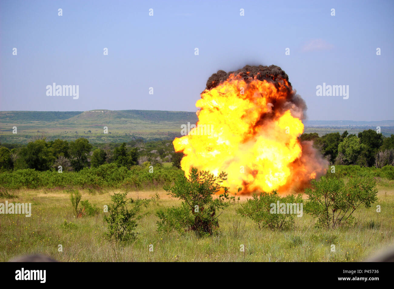 Soldiers of Company B, Special Troops Battalion, 155th Armored Brigade ...