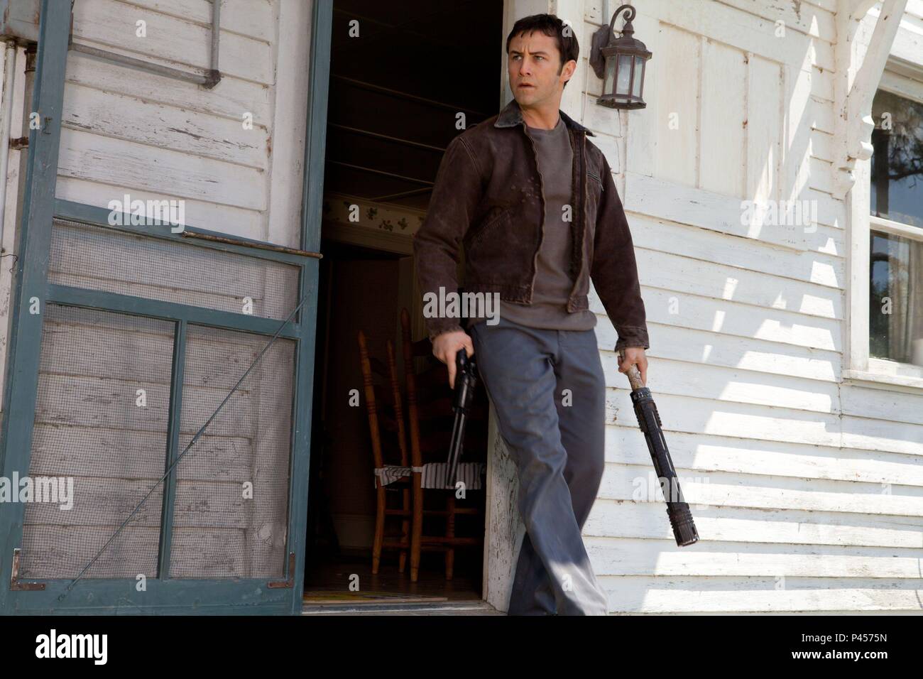 Joseph gordon levitt looper hi-res stock photography and images - Alamy