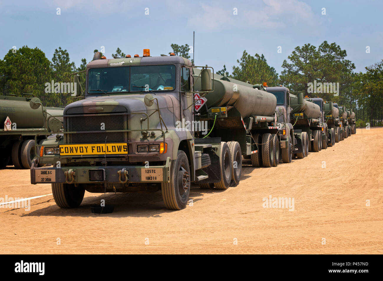 M916 light equipment transporter hi-res stock photography and images ...