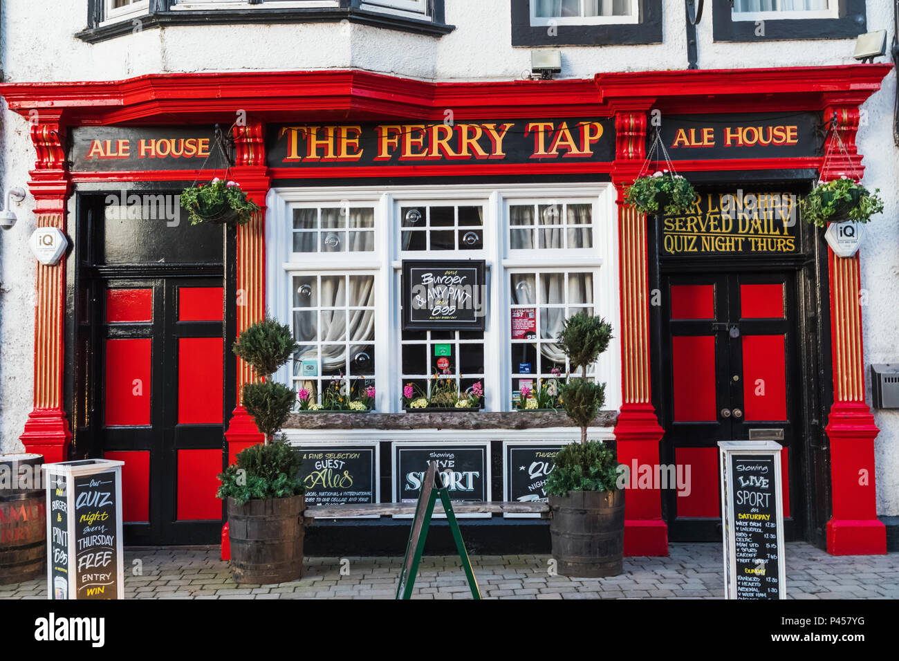 South queensferry pub hi-res stock photography and images - Alamy