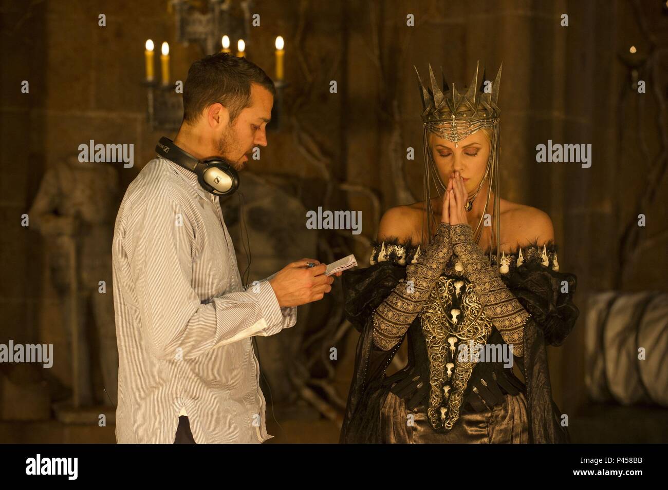 Original Film Title: SNOW WHITE AND THE HUNTSMAN. English Title: SNOW ...