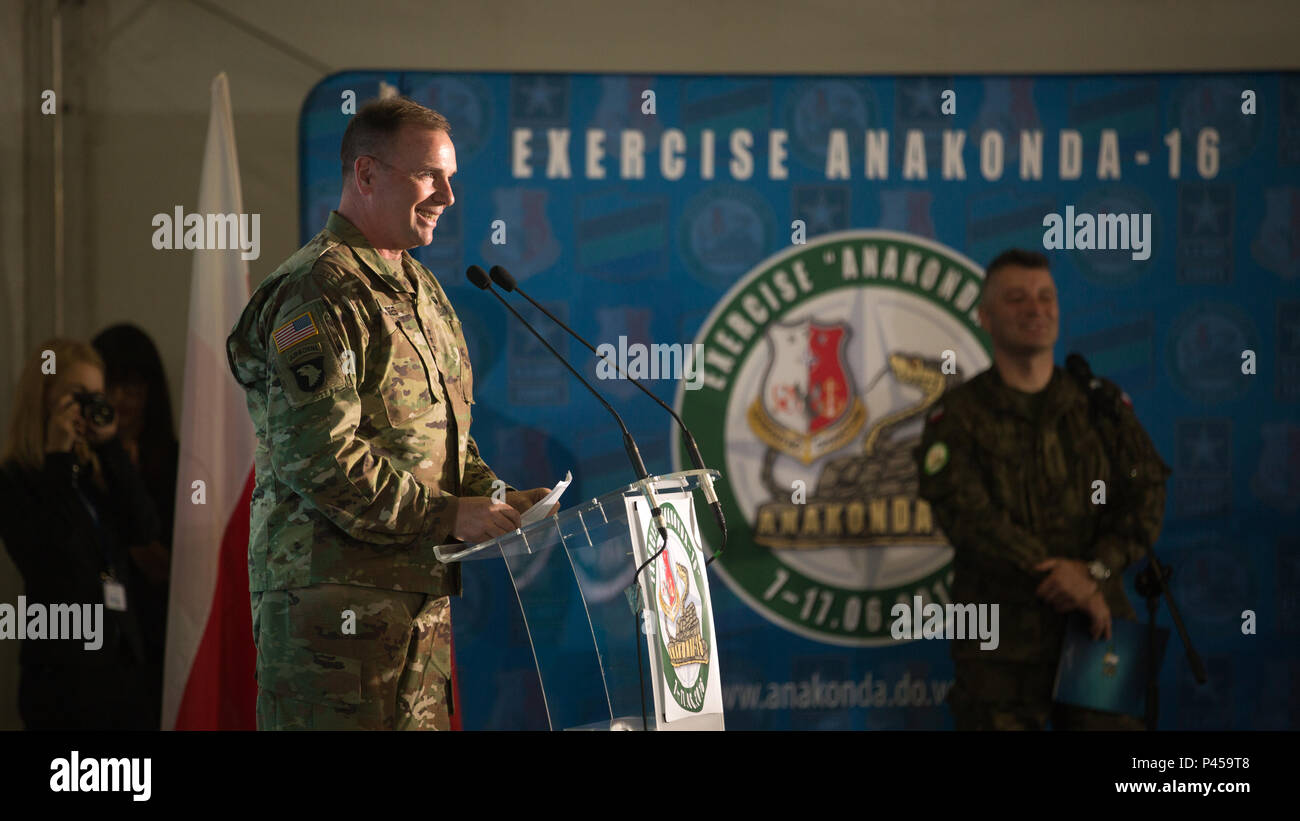 U.S. Army Lieutenant General Ben Hodges , Commander of United States ...