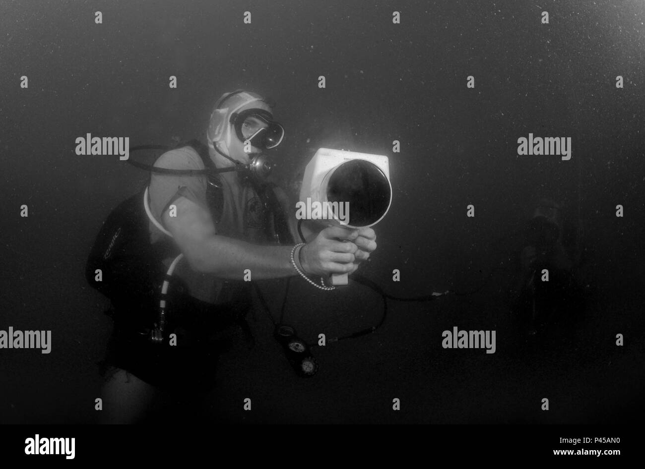 An pqs 2a hi-res stock photography and images - Alamy