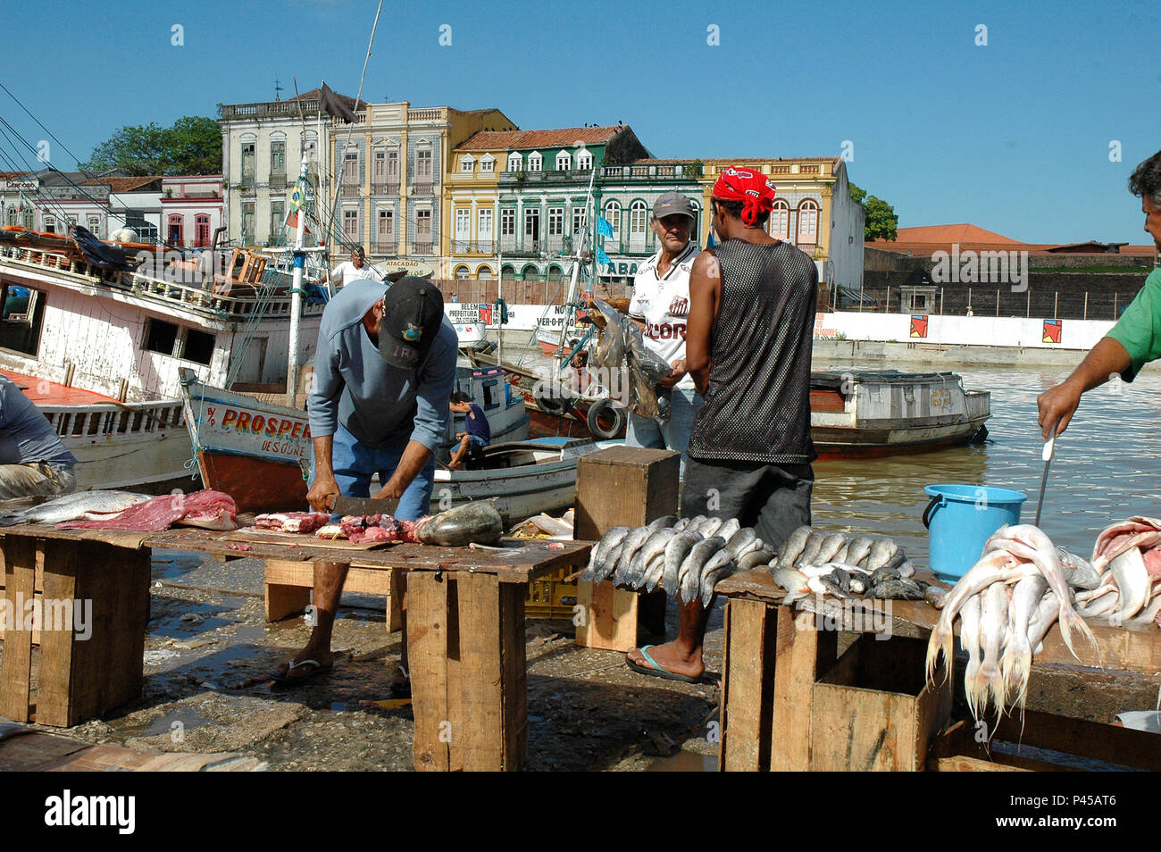 Pesca Doca Barco Peixe Pescador Mercado durante Pesca. BELÃ‰M/PA ...