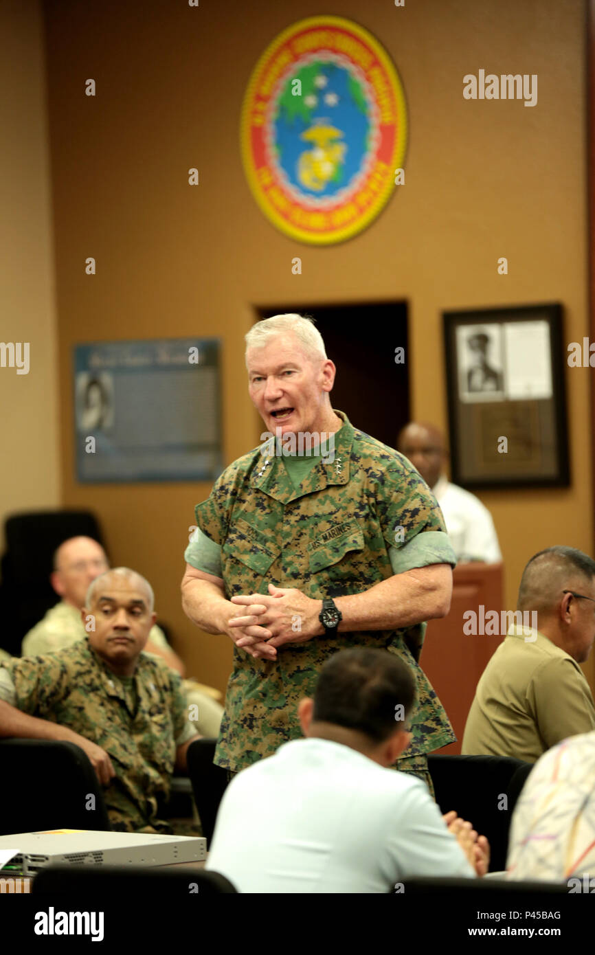 Commander of U.S. Marine Corps Forces, Pacific, Lt. Gen. John A. Toolan ...