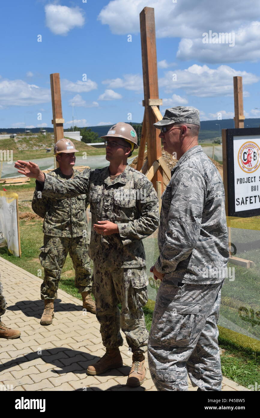 Air mat construction hi-res stock photography and images - Alamy