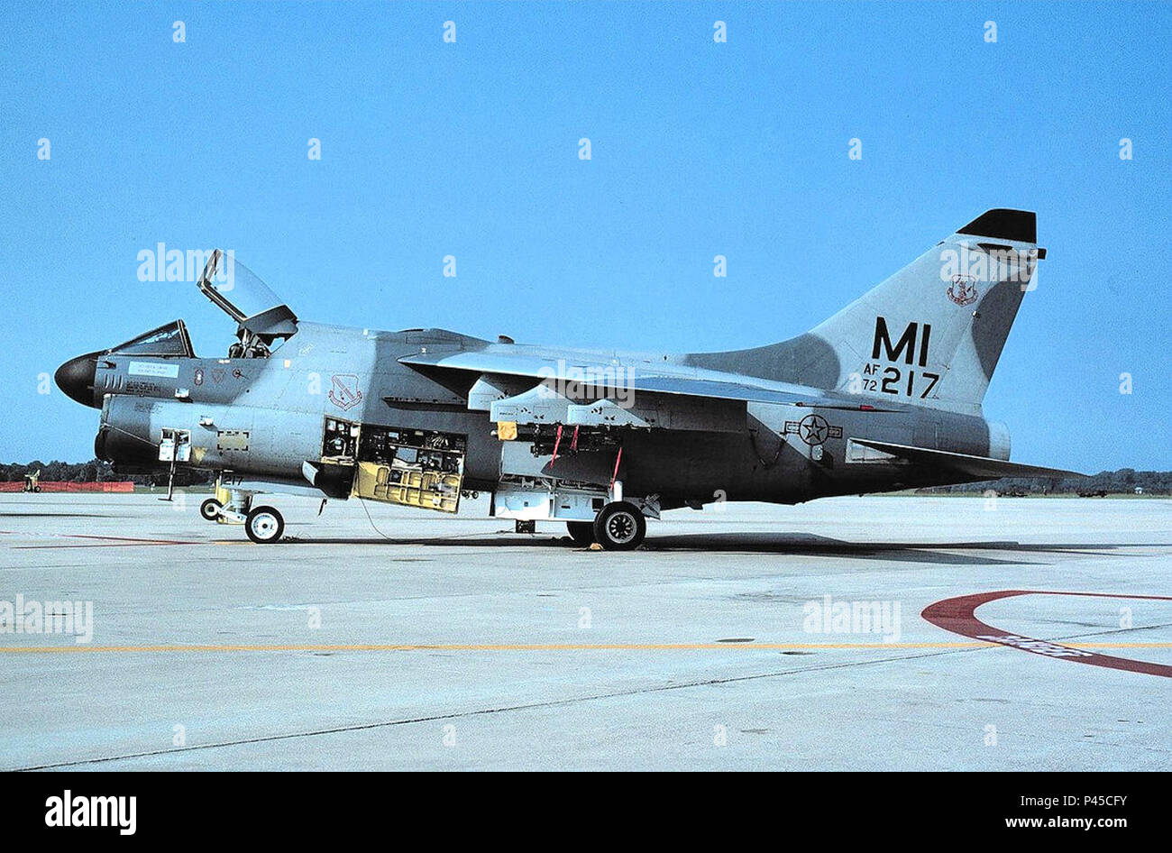 107th squadron hi-res stock photography and images - Alamy