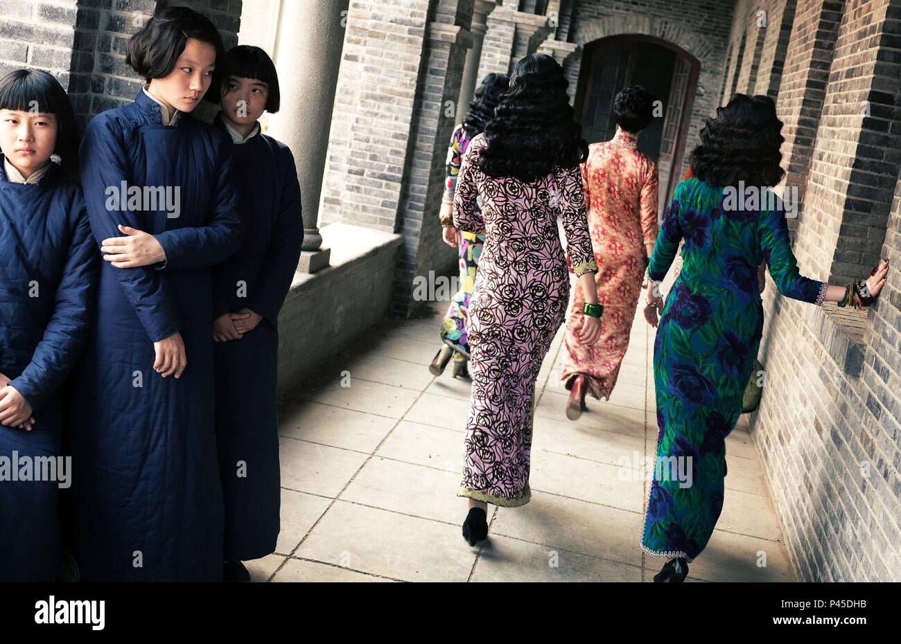 Xinyi zhang film title the flowers of war hi-res stock photography and ...