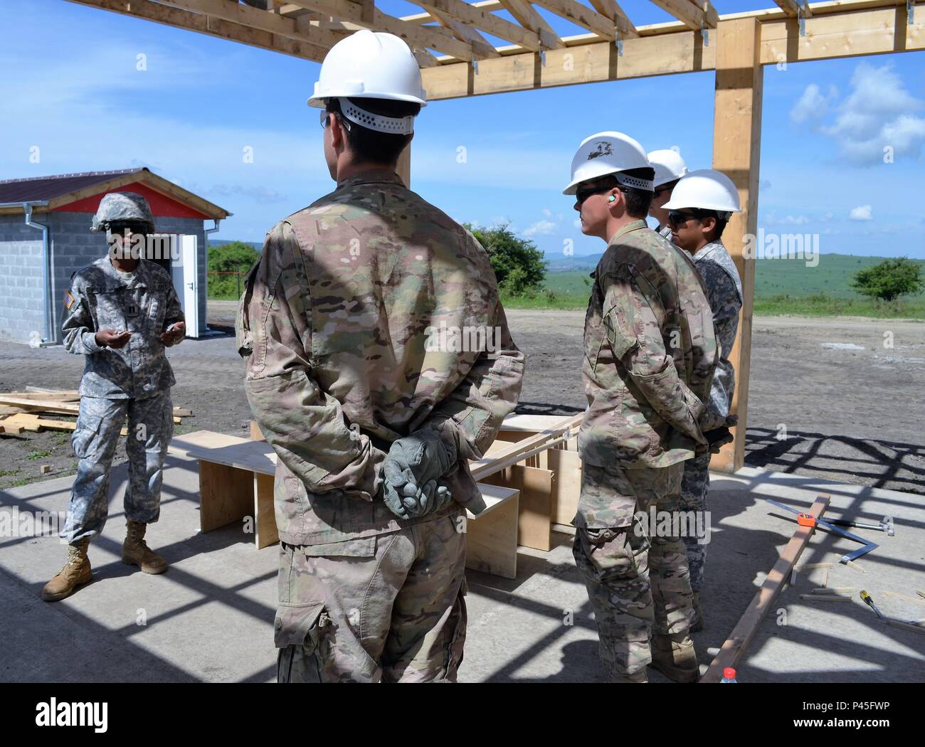 226 maneuver enhancement brigade hi-res stock photography and images ...