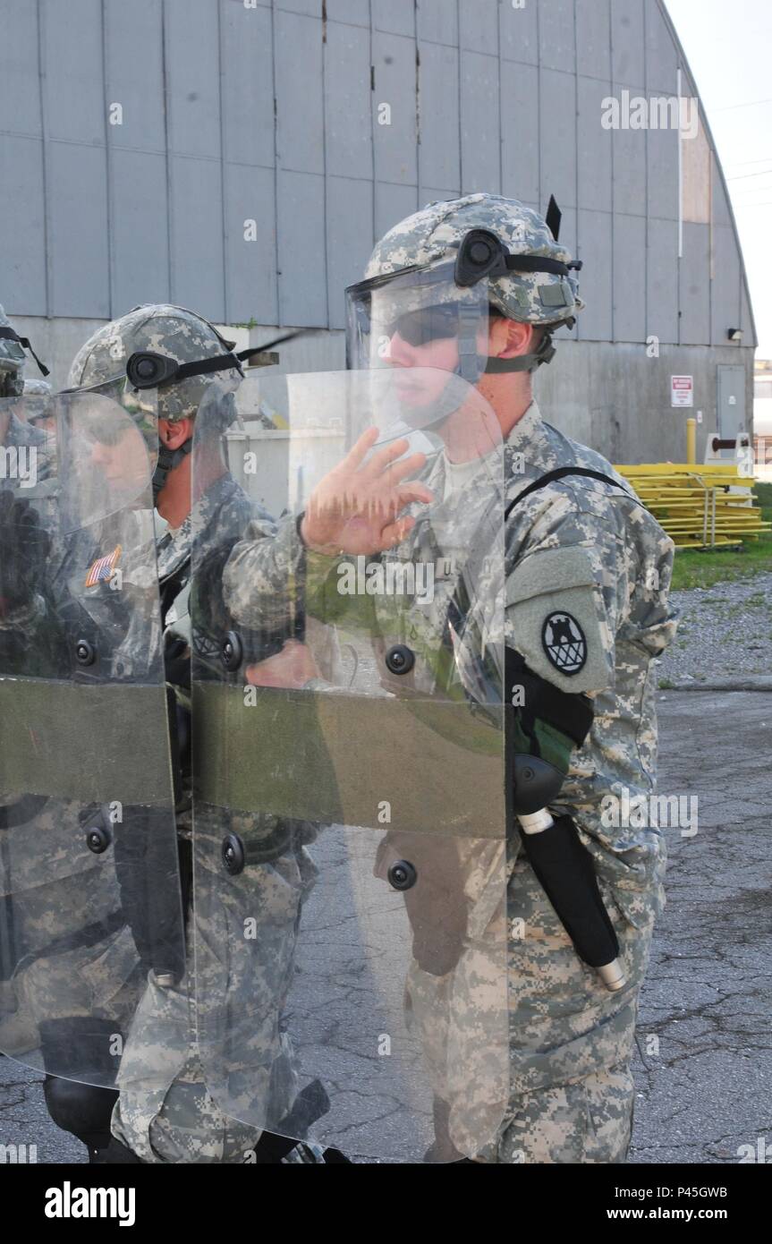 210th military police hi-res stock photography and images - Alamy