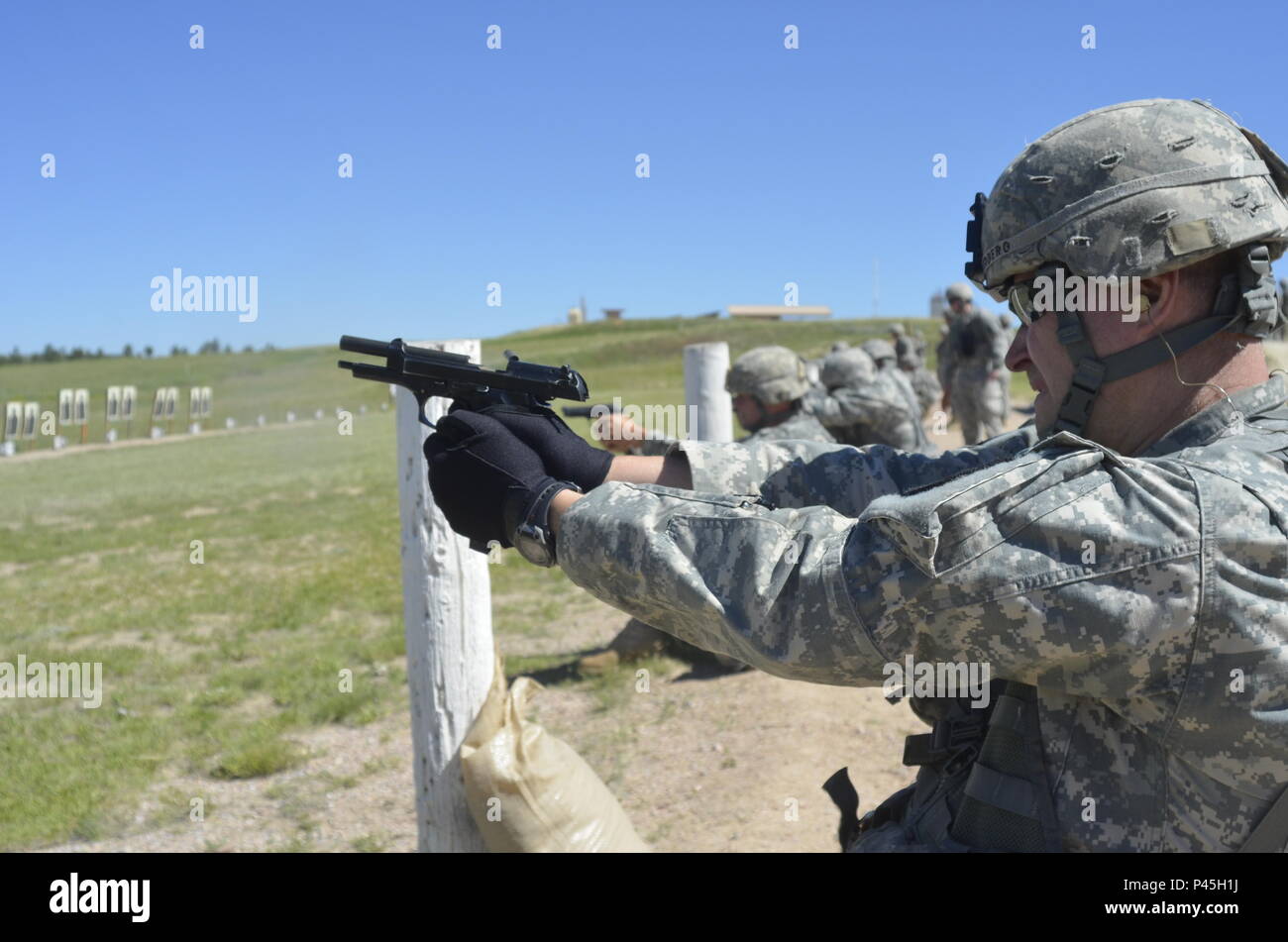 235th military police company hi-res stock photography and images - Alamy